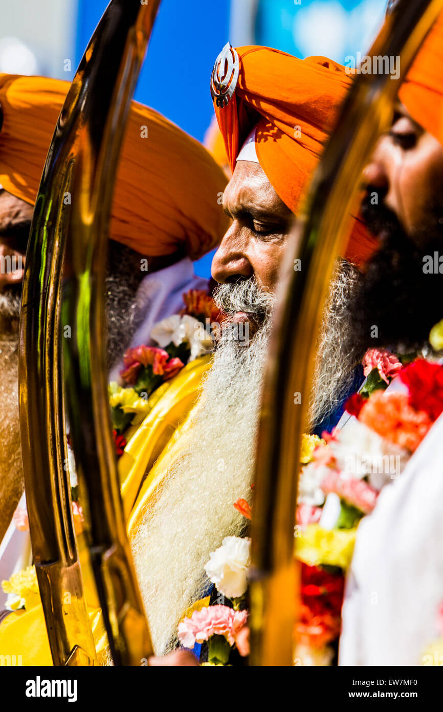 David and Samantha Cameron visit a Sikh temple in Gravesend, Kent, to ...