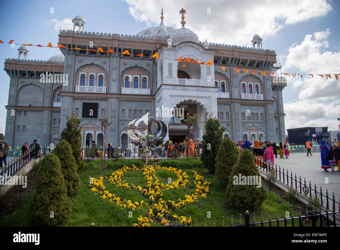 David and Samantha Cameron visit a Sikh temple in Gravesend, Kent, to ...