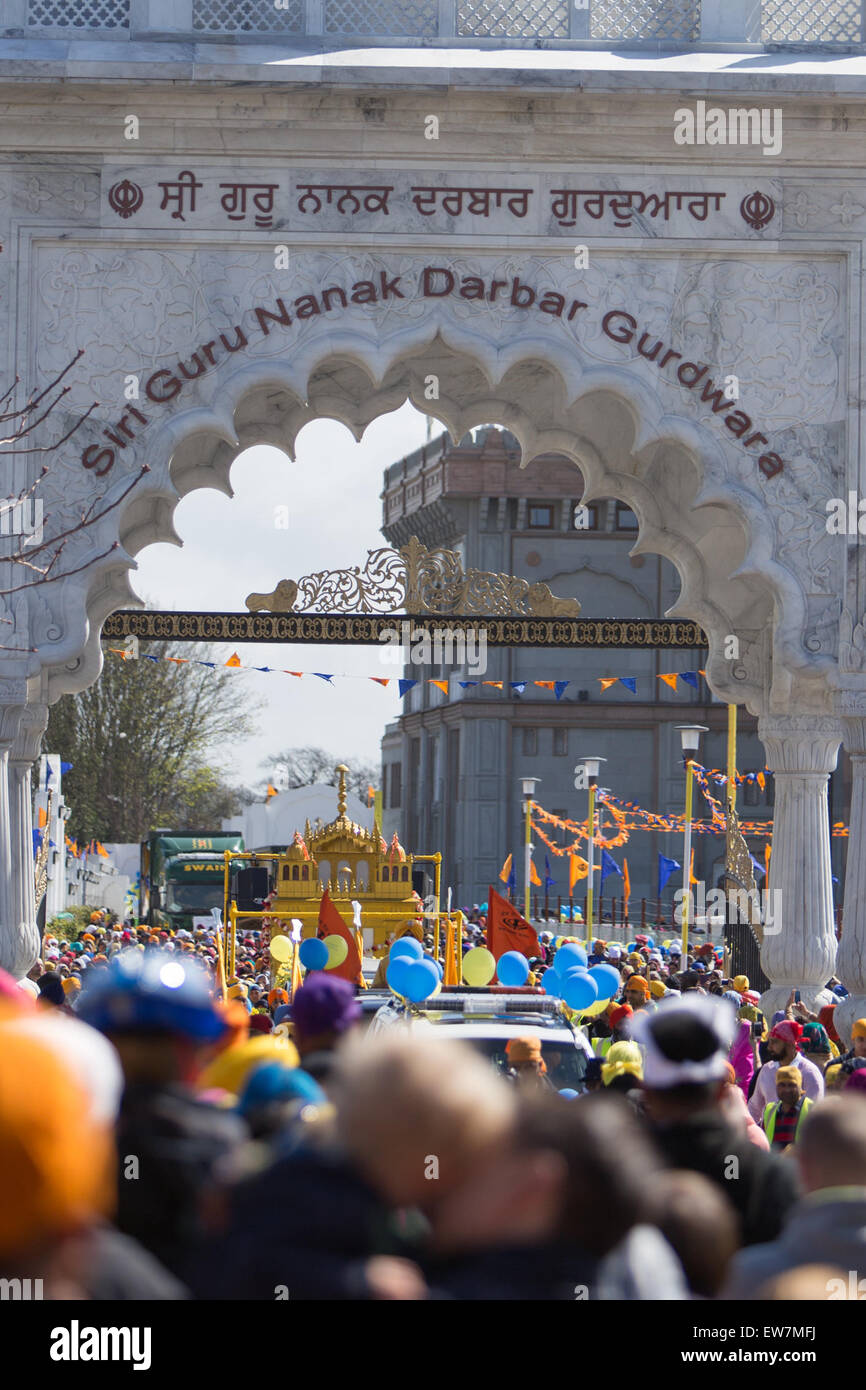 David and Samantha Cameron visit a Sikh temple in Gravesend, Kent, to ...