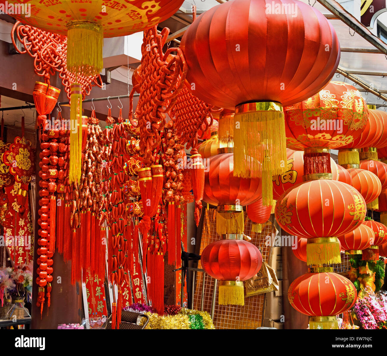 Yuyuan Garden Bazaar Old Chinese city shopping area of Shanghai China ...