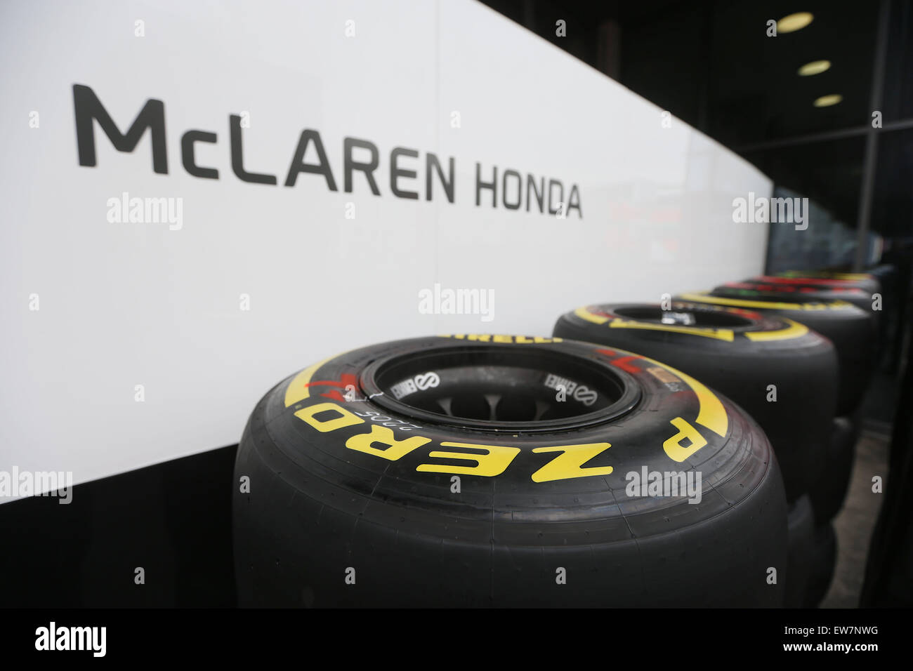 Tires red bull formula one hi-res stock photography and images - Alamy