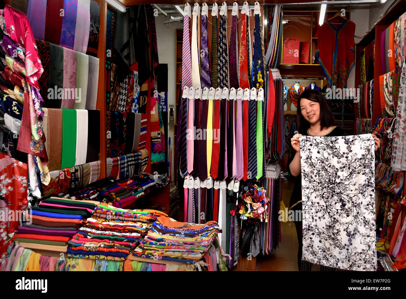 Shíliùpù Fabric Market Shanghai China (For textiles and custom made ...