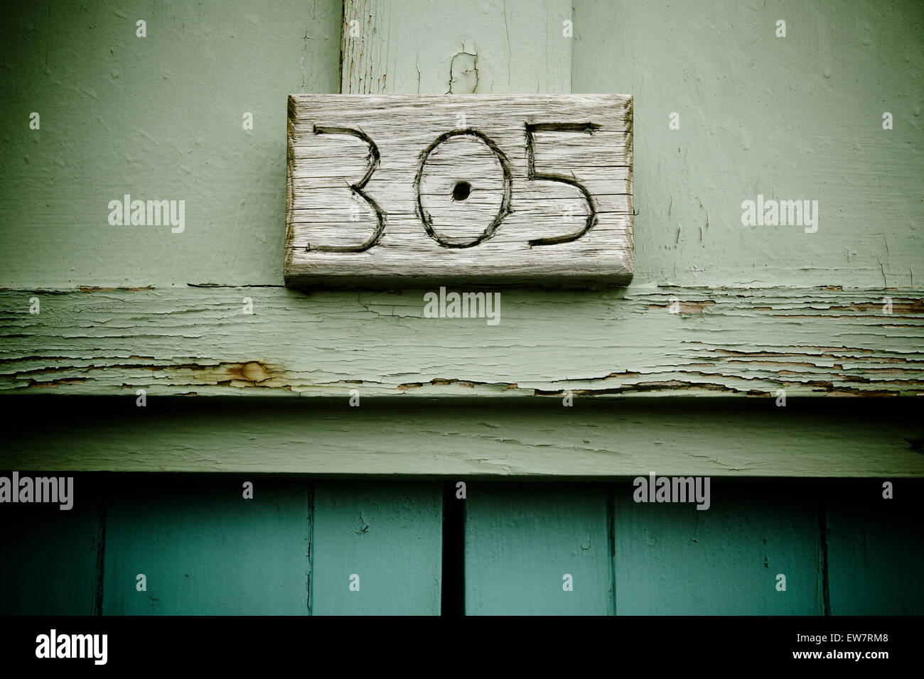 305 wooden sign Stock Photo - Alamy