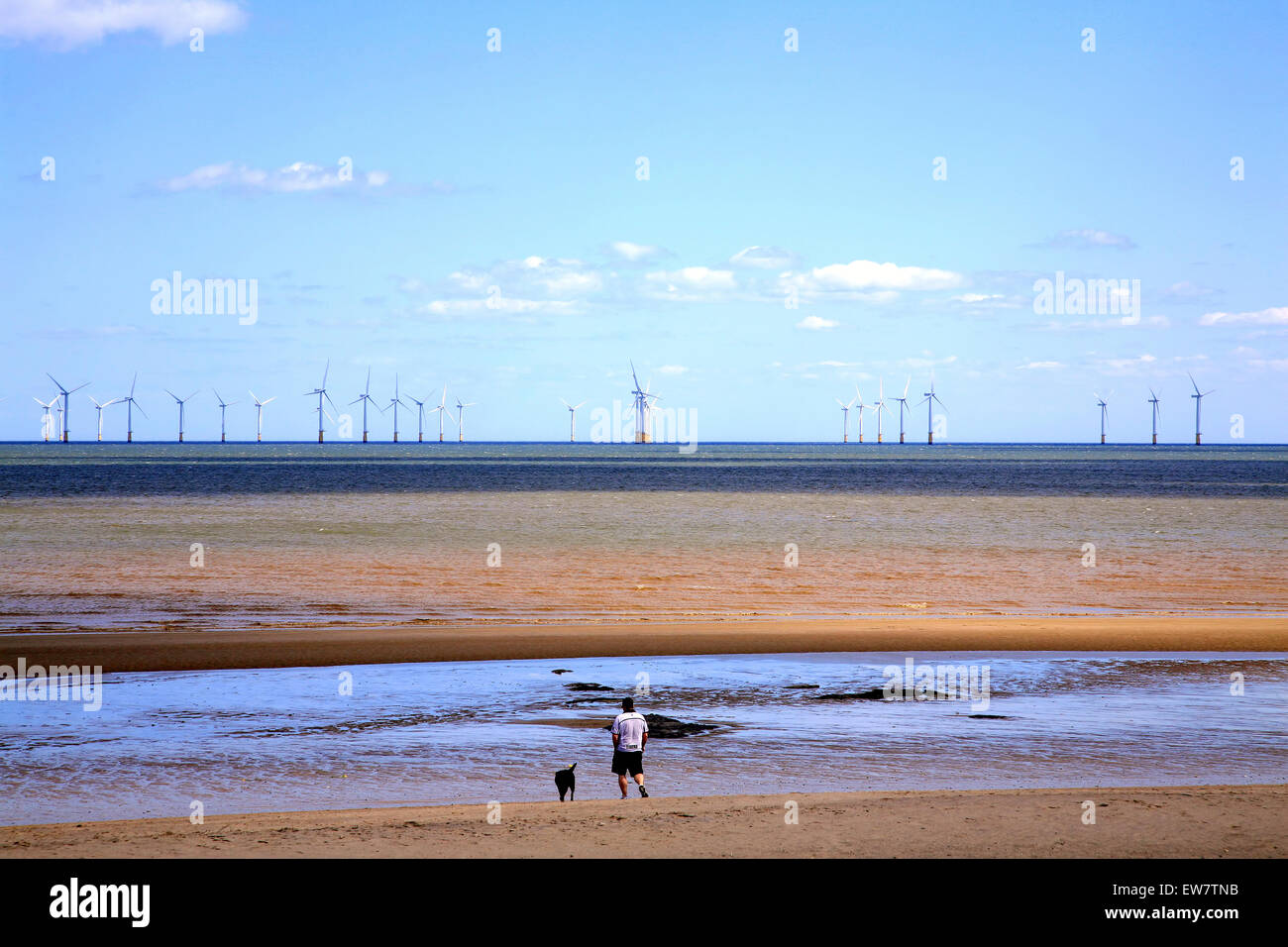 WINTHORPE, SKEGNESS, LINCOLNSHIRE, UK. JUNE 06, 2015. A wind farm in ...