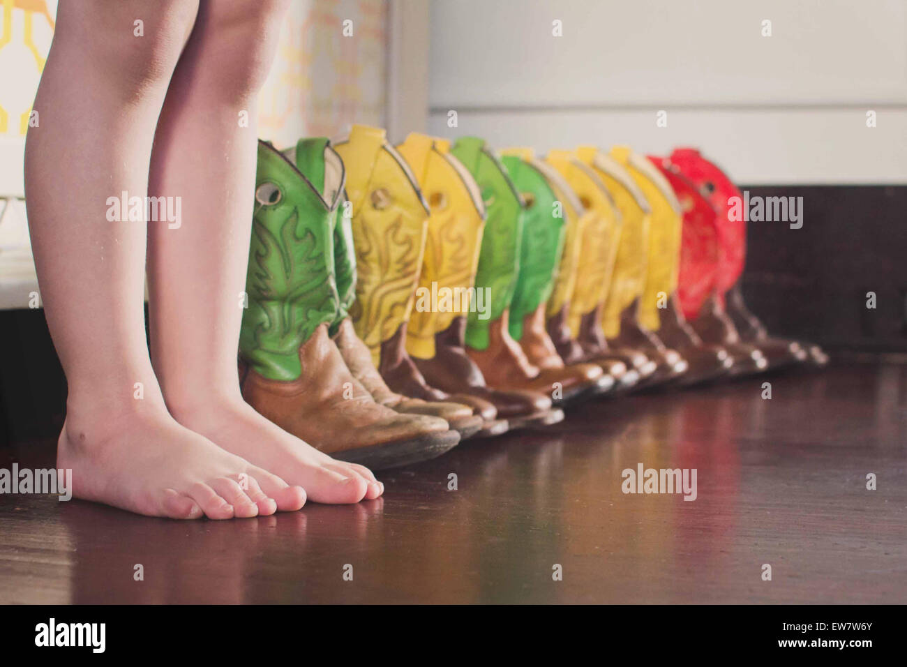 Barefoot boy hi-res stock photography and images - Alamy