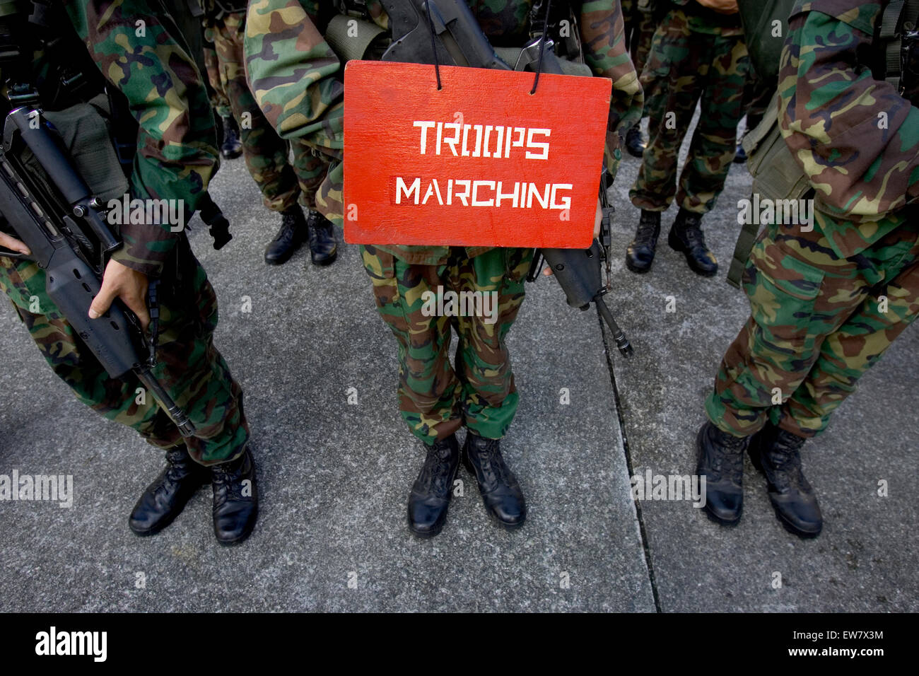 Singapore army hi-res stock photography and images - Alamy