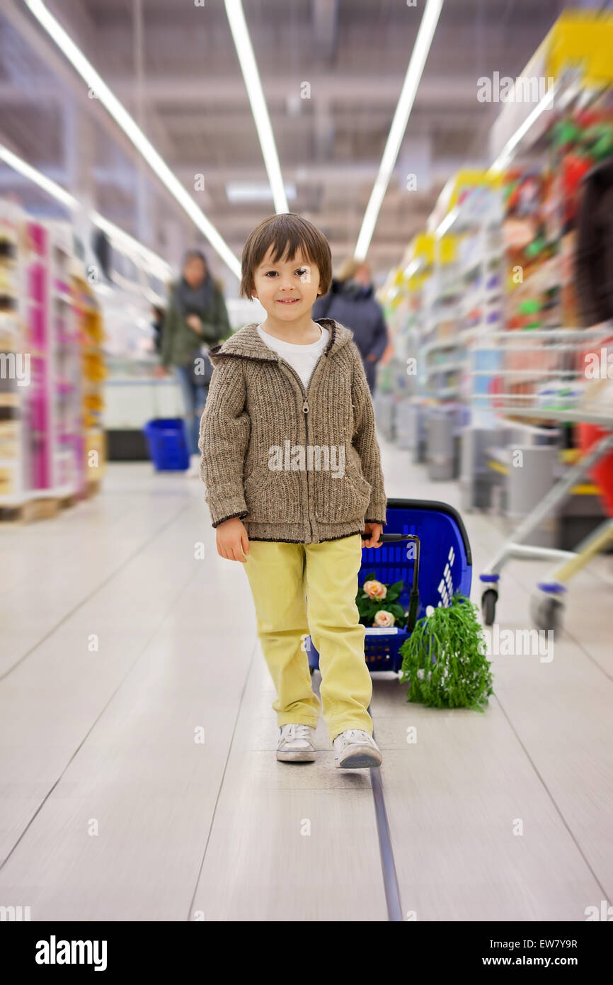 Boy Shopping Supermarket Stock Photos & Boy Shopping Supermarket Stock ...