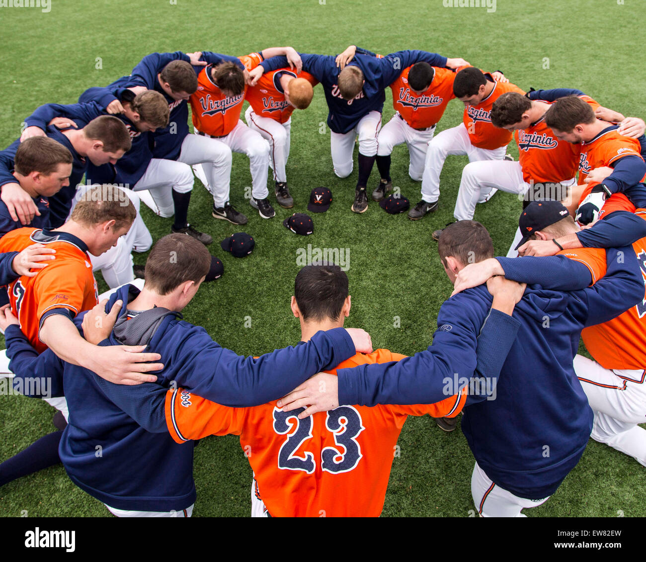 Team prayer circle hi-res stock photography and images - Alamy