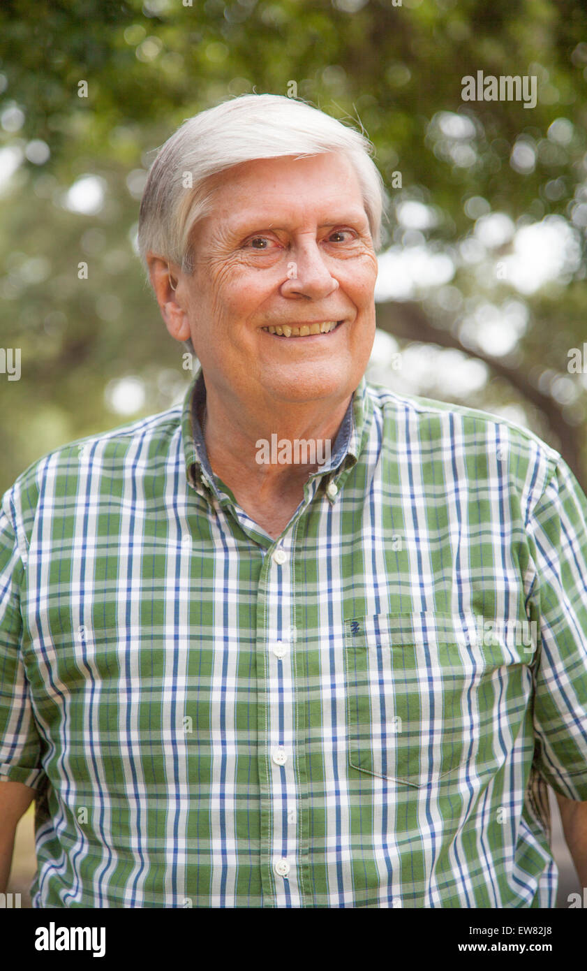 Senior elderly man full body shot in park in Florida Stock Photo - Alamy