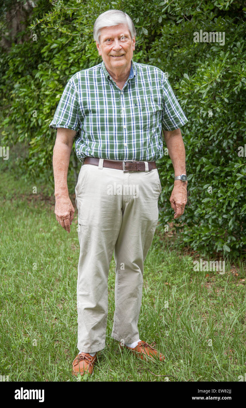 Senior elderly man full body shot in park in Florida Stock Photo - Alamy