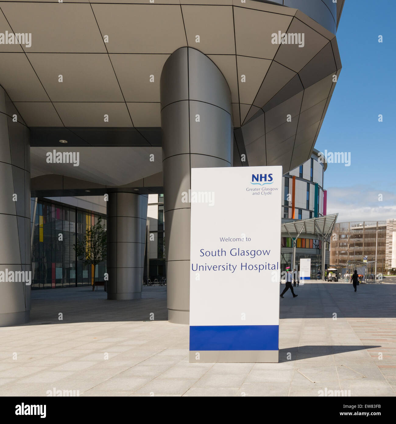 South Glasgow University Hospital main entrance - now renamed Queen ...