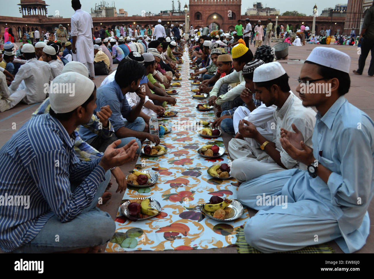 Delhi, India. 19th June, 2015. The holy month for Muslims community ...