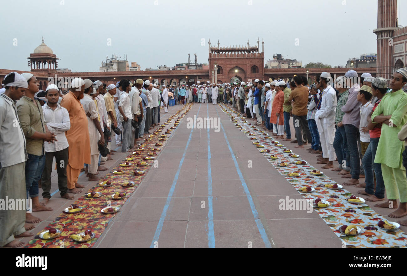 Namaz break hi-res stock photography and images - Alamy