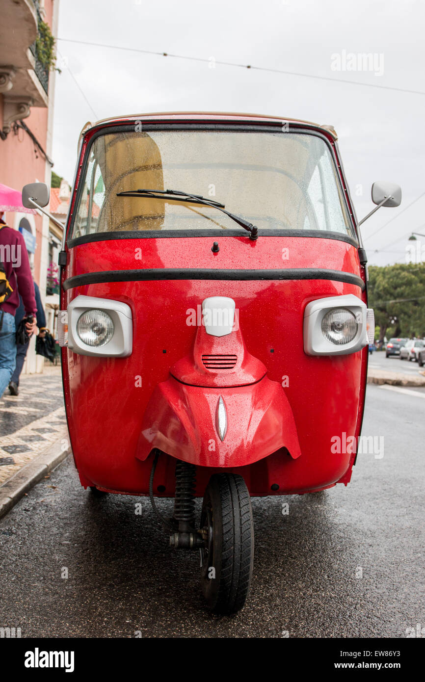 Auto rickshaw front view hi-res stock photography and images - Alamy