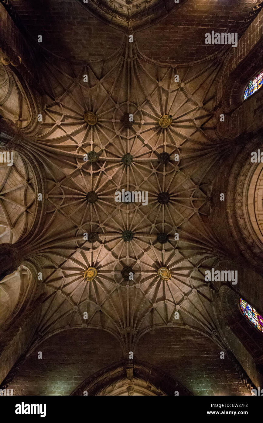 Interior view of the amazing gothic Monastery of Jeronimos landmark ...