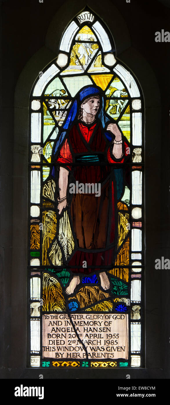 St james great stained glass hi-res stock photography and images - Alamy
