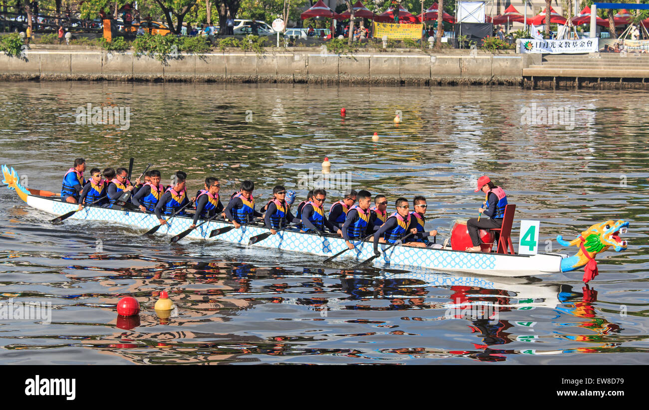 China dragon boat race taiwan hi-res stock photography and images - Alamy