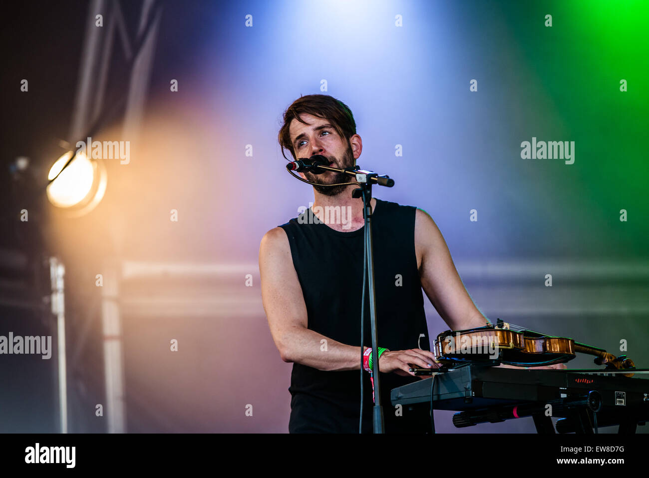 Female keyboardist hi-res stock photography and images - Alamy