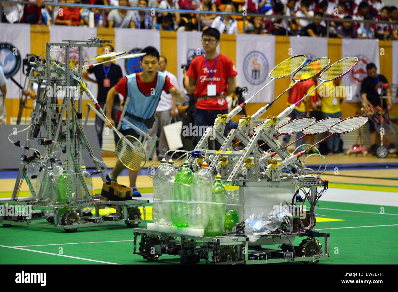 Badminton robot hi-res stock photography and images - Alamy