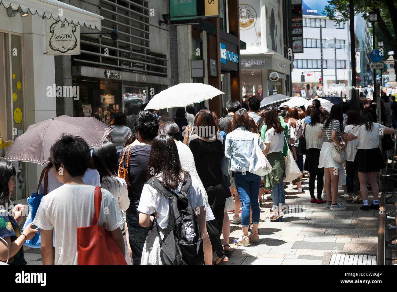 Tokyo, Japan. 20th June, 2015. People line up outside the ''Ice Monster ...