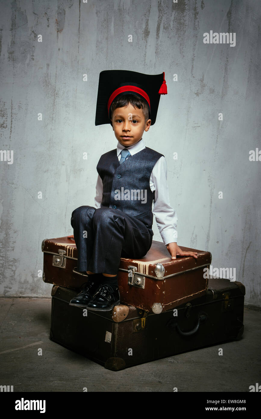 Boy graduation university hi-res stock photography and images - Alamy