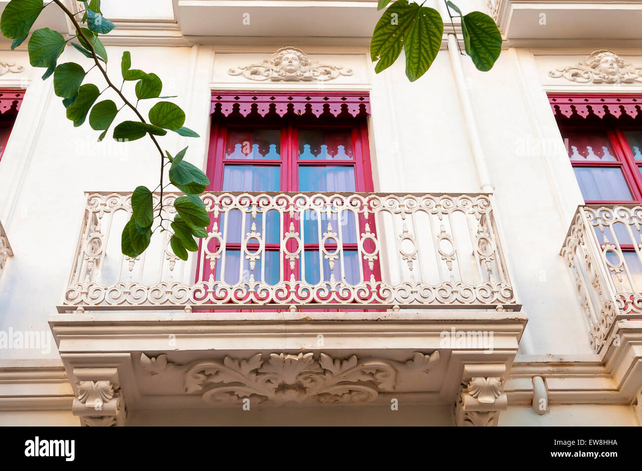 Classical facade hi-res stock photography and images - Alamy