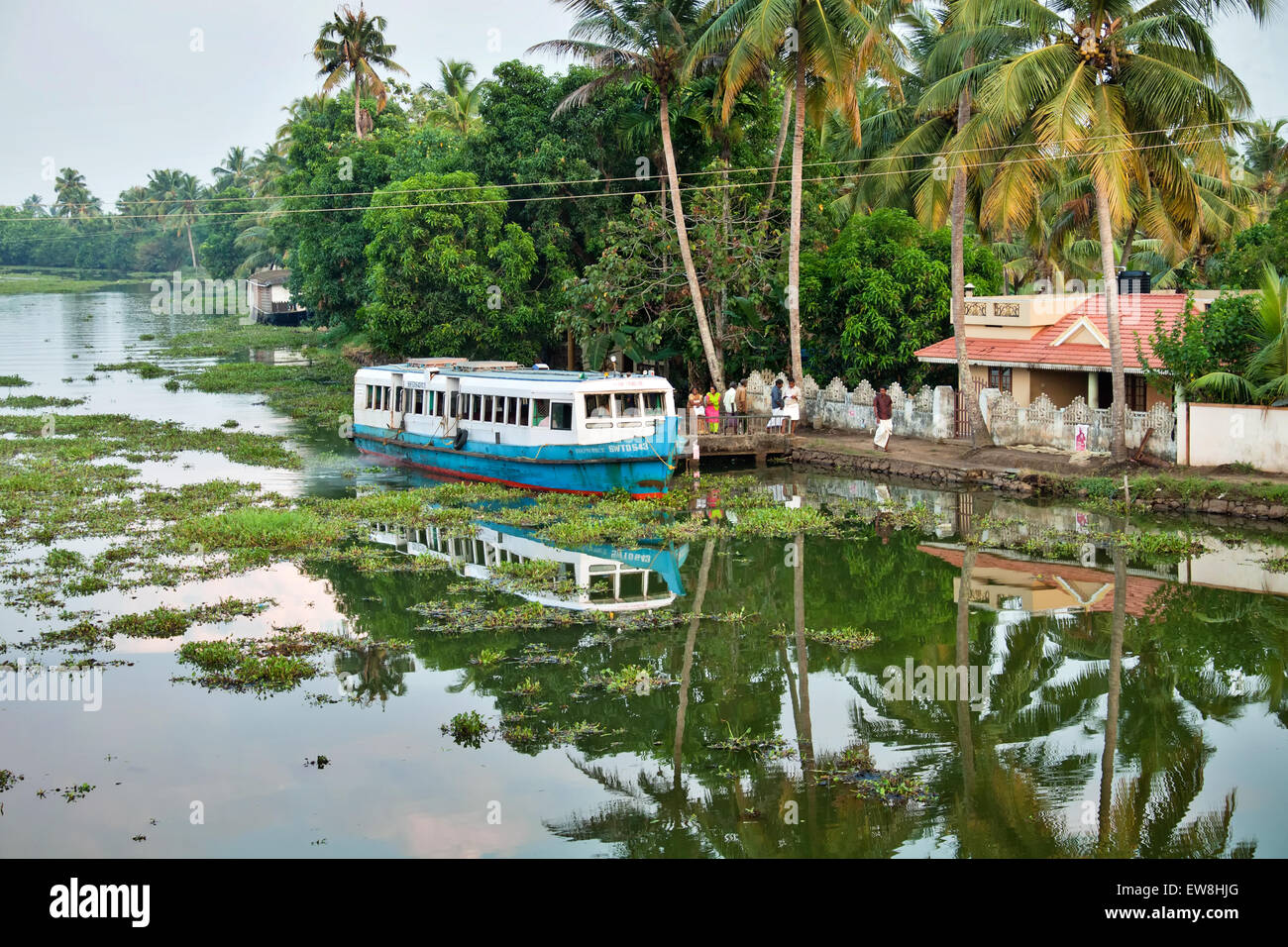 Kuttanadu boat hi-res stock photography and images - Alamy