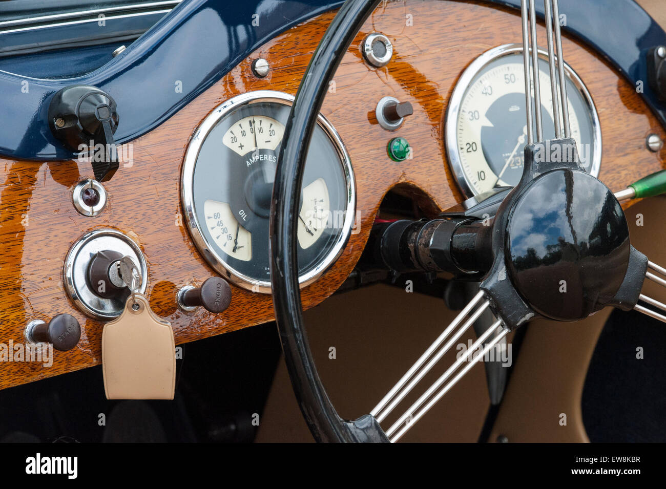Dashboard classic 1950s british car hi-res stock photography and images ...