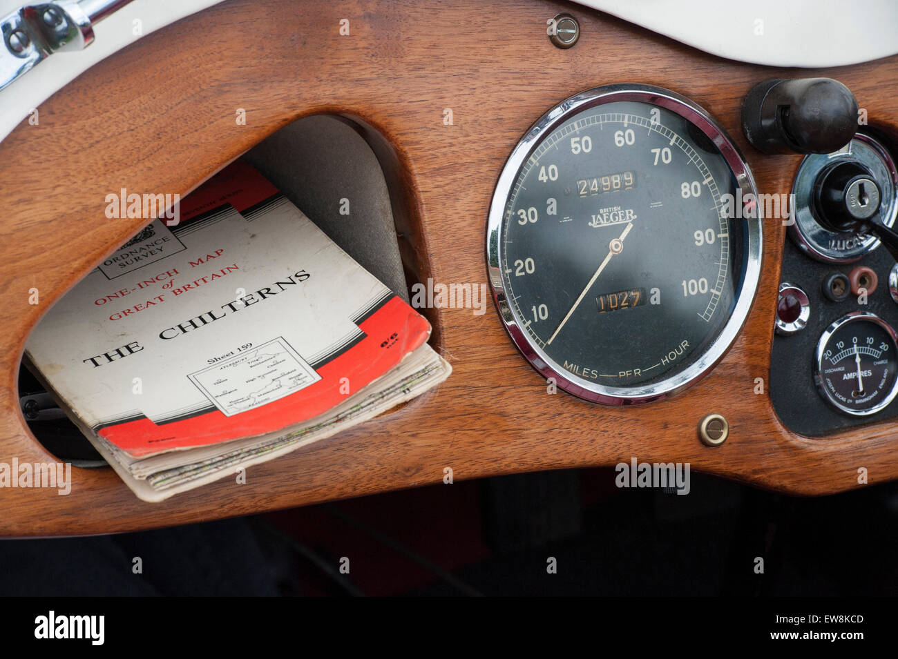 Dashboard classic 1950s british car hi-res stock photography and images ...