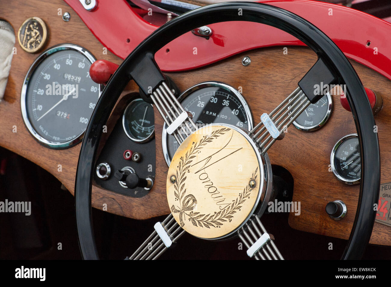 Dashboard classic 1950s british car hi-res stock photography and images ...