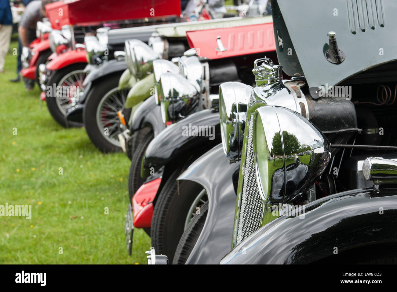Singer sewing machine 1970s hi-res stock photography and images - Alamy