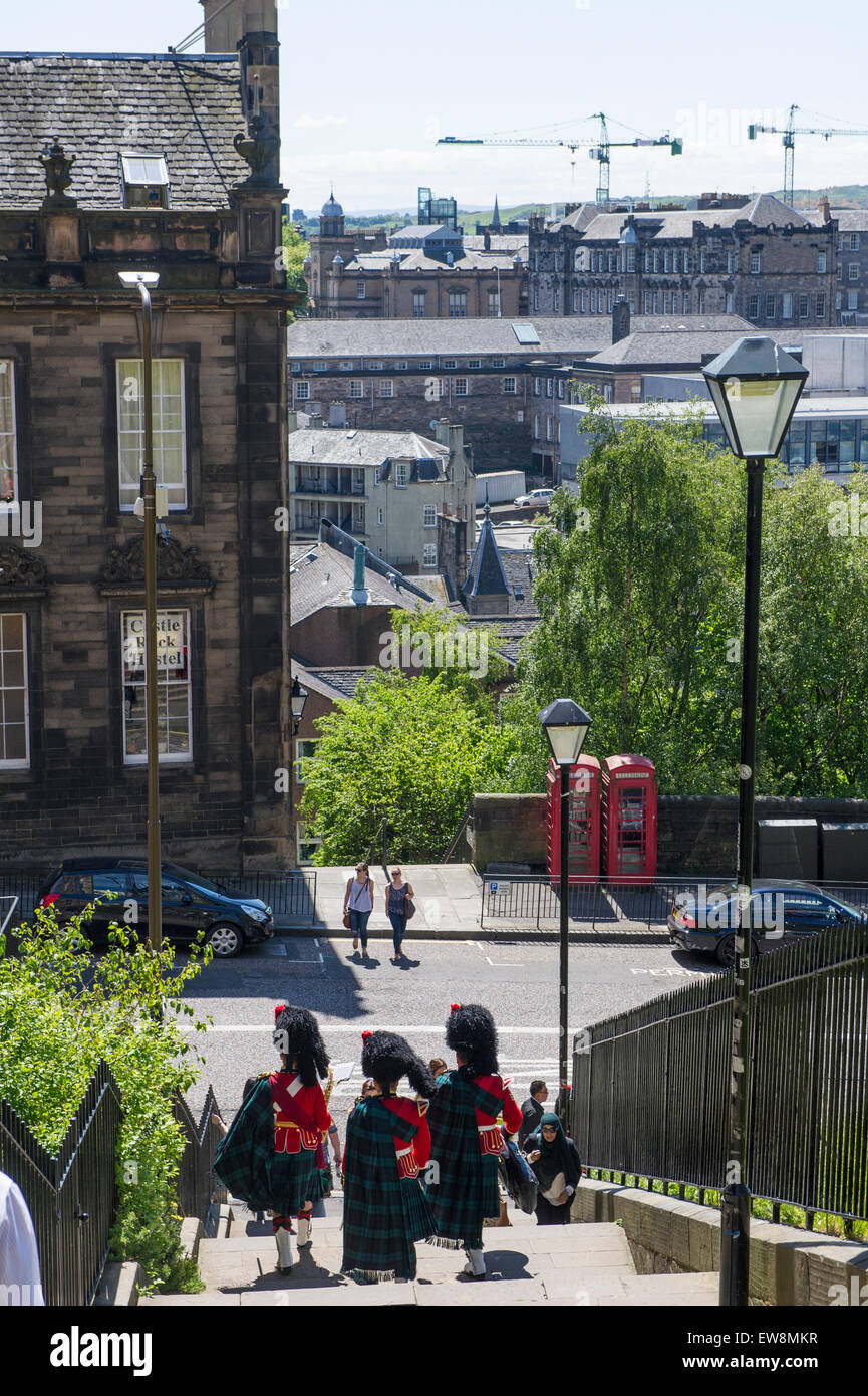 Scottish guard regiment edinburgh scotland hi-res stock photography and ...