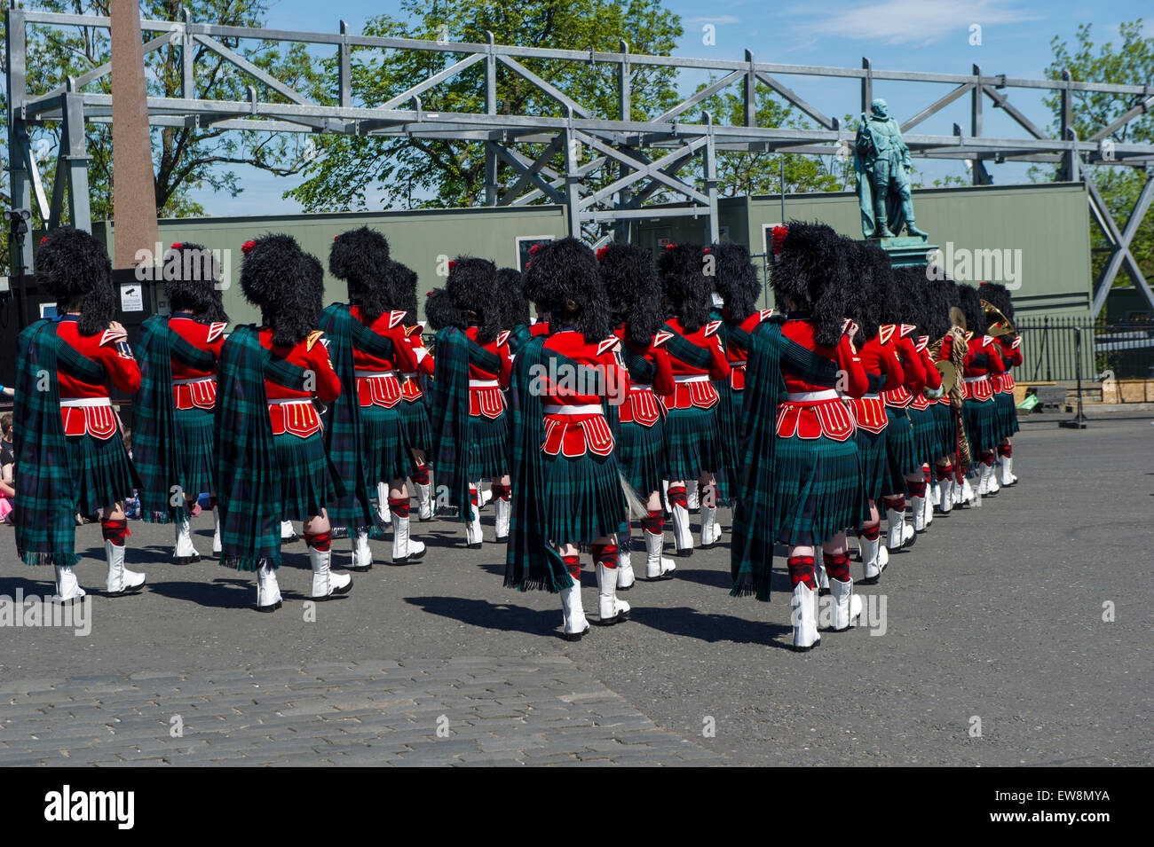 Scottish guard regiment edinburgh scotland hi-res stock photography and ...