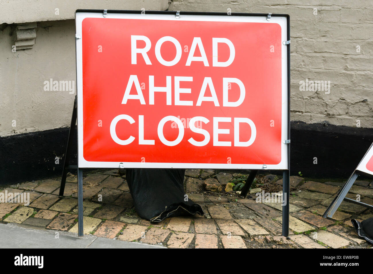 Diversion sign footpath closed sign hi-res stock photography and images ... Diversion sign footpath closed sign hi-res stock photography and images ...