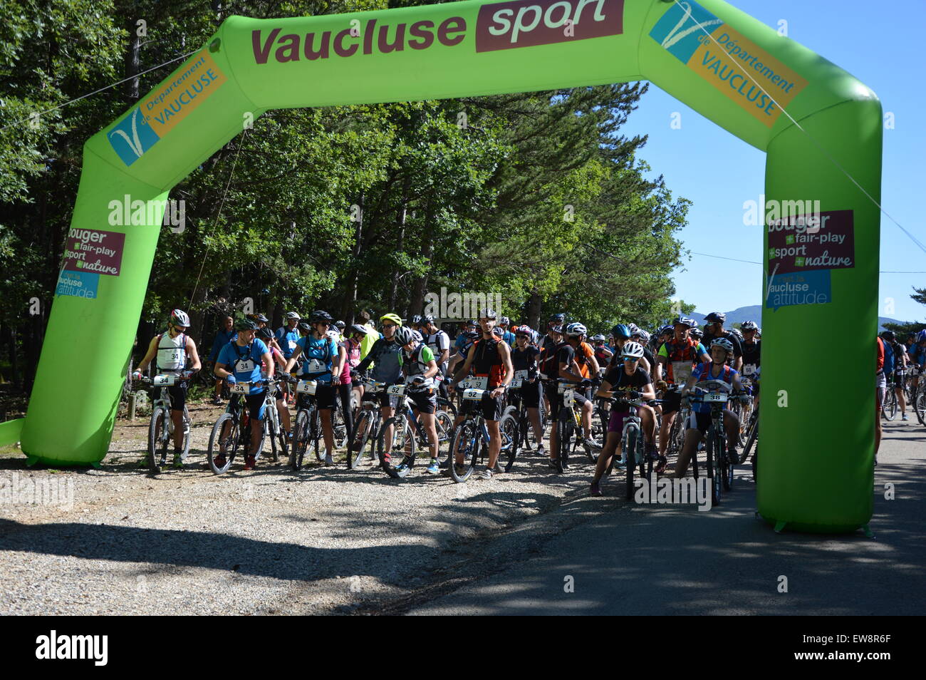 Start of a bicycle race hi-res stock photography and images - Alamy