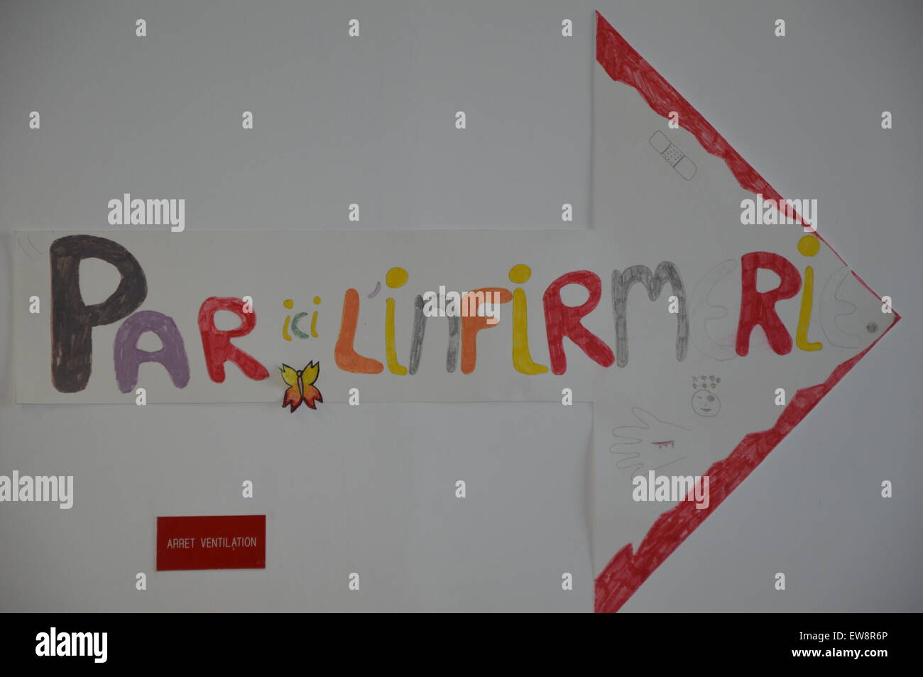 Lockers in a modern secondary school hi-res stock photography and ...