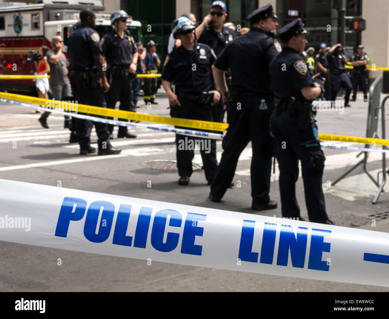 Nyc emergency site hi-res stock photography and images - Alamy