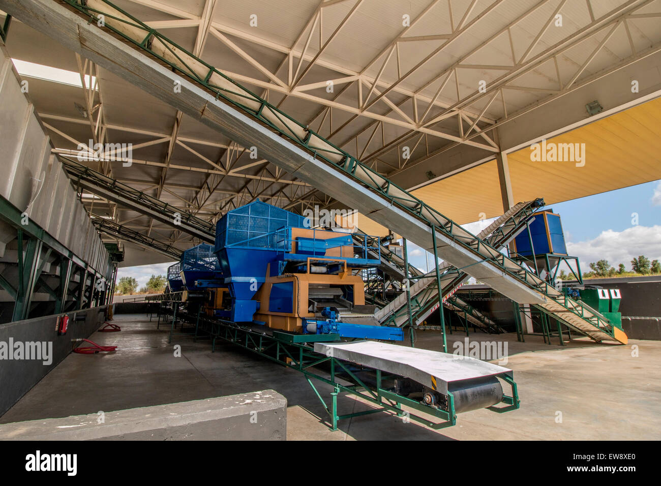 Portuguese olive oil production hi-res stock photography and images - Alamy