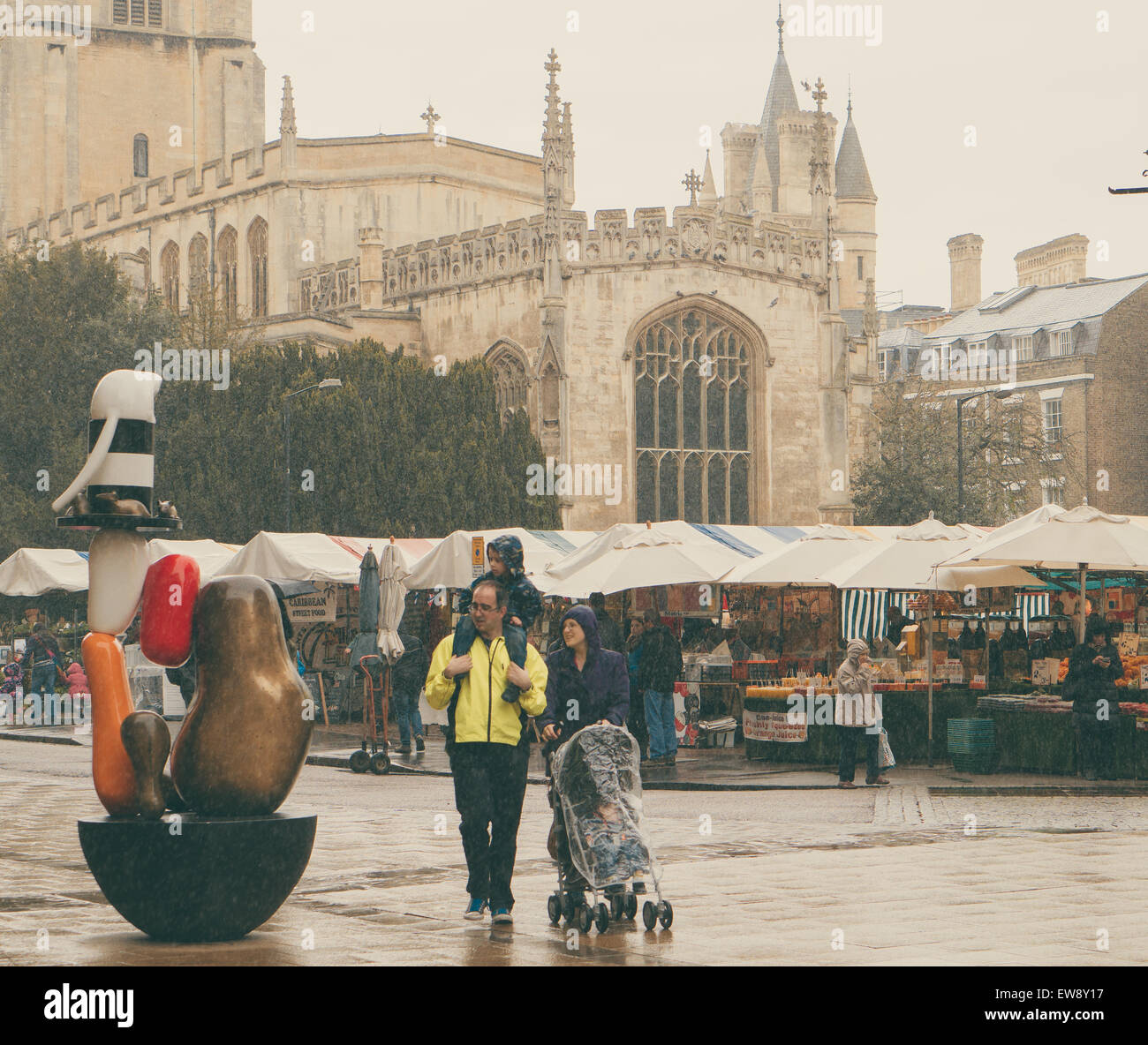 CAMBRIDGE, ENGLAND - 7 MAY 2015: The market square hosts a local food ...