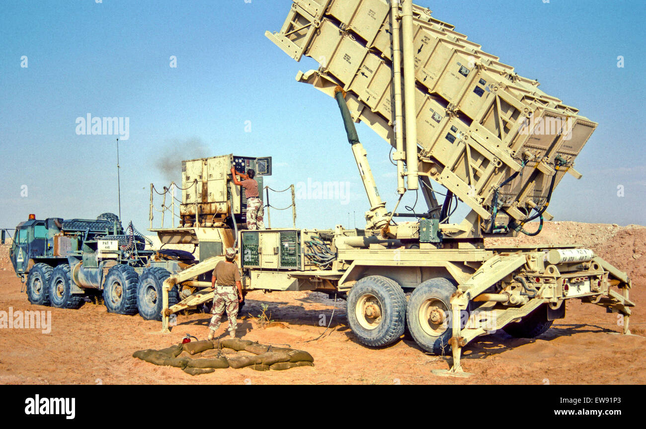 Patriot missile batteries hi-res stock photography and images - Alamy