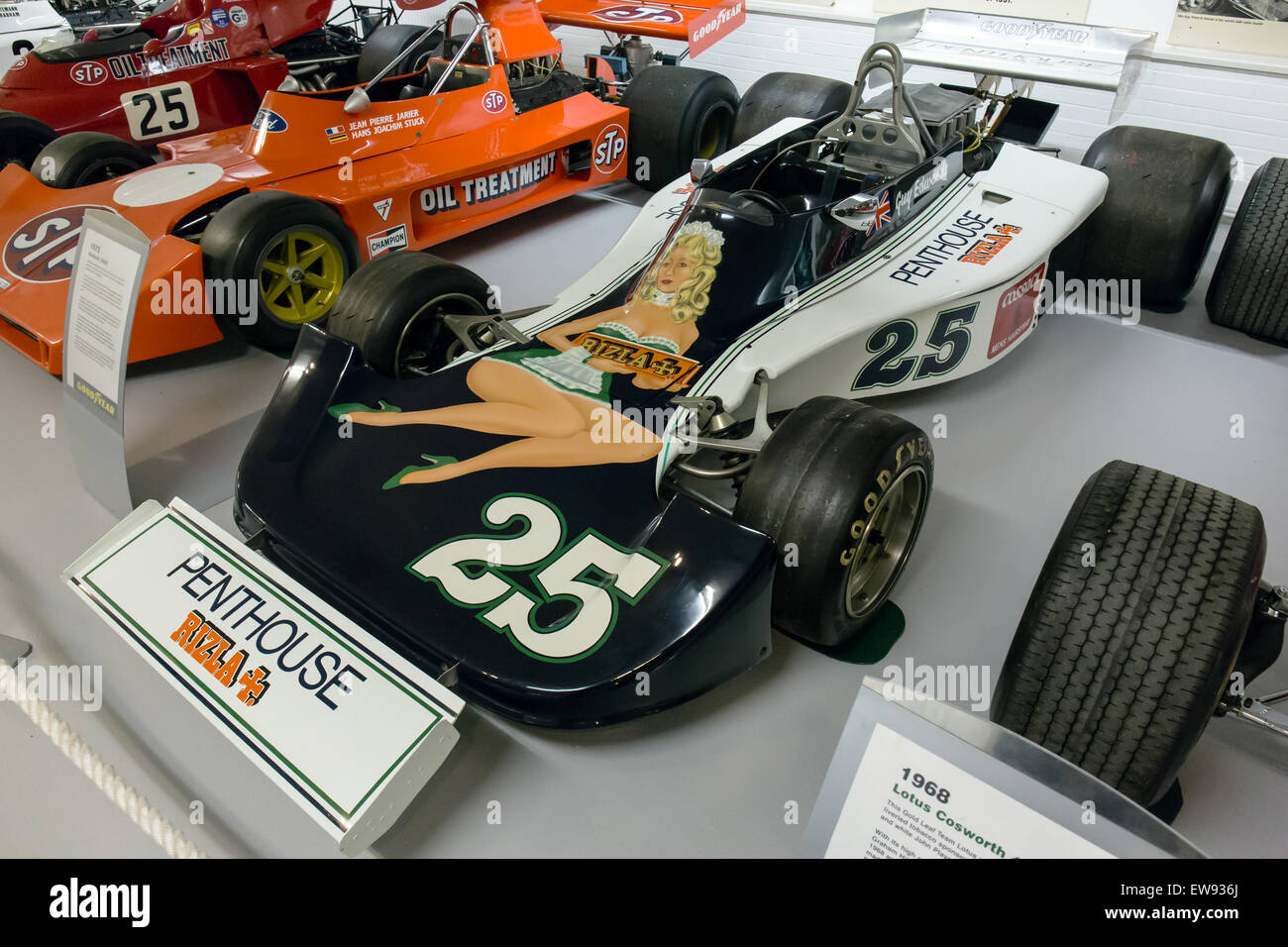 Left and lord hunt hi-res stock photography and images - Alamy