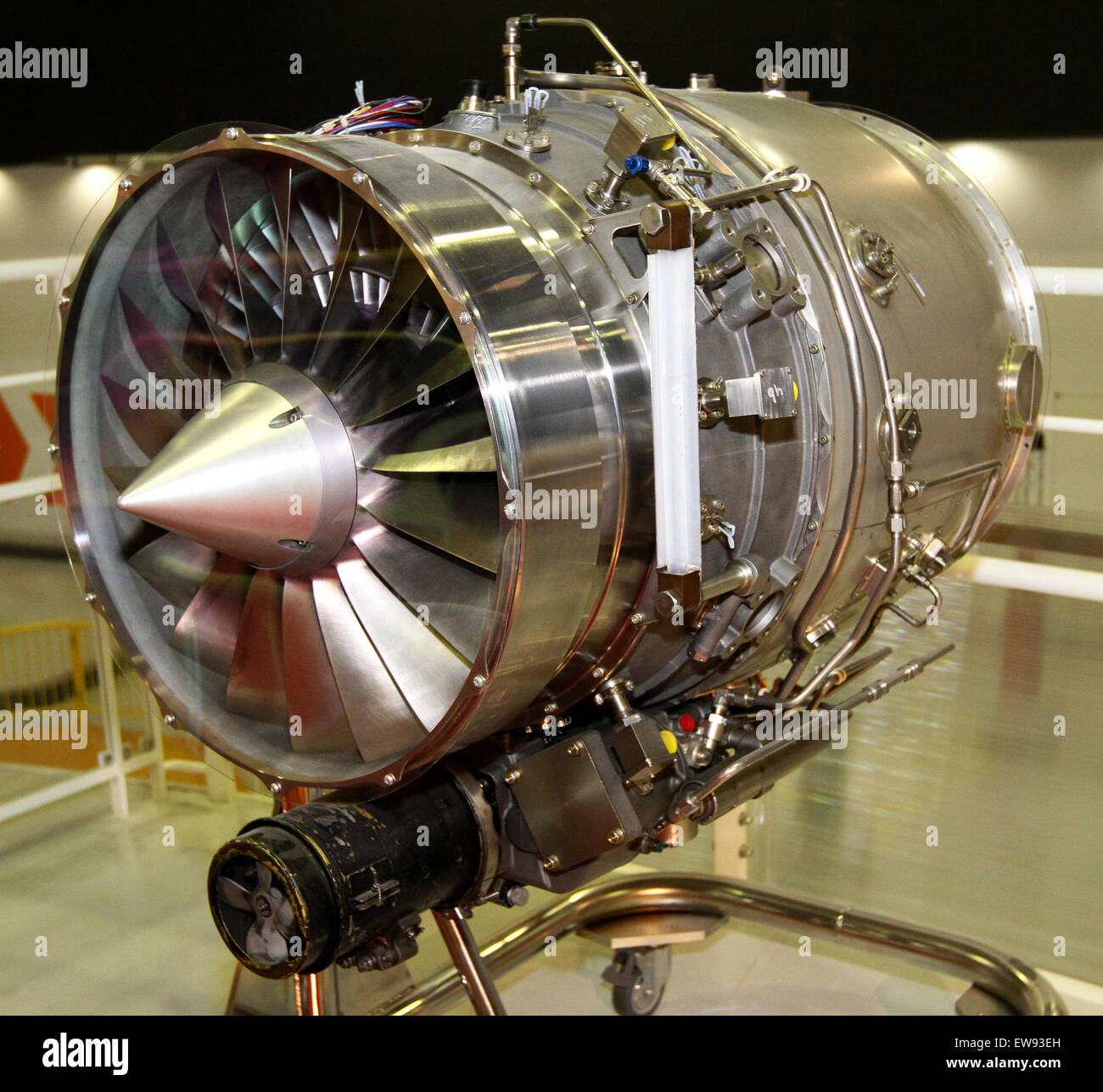 The Honda HFX-01 turbo-fan engine, displayed at the Honda Fan Fun Lab ...