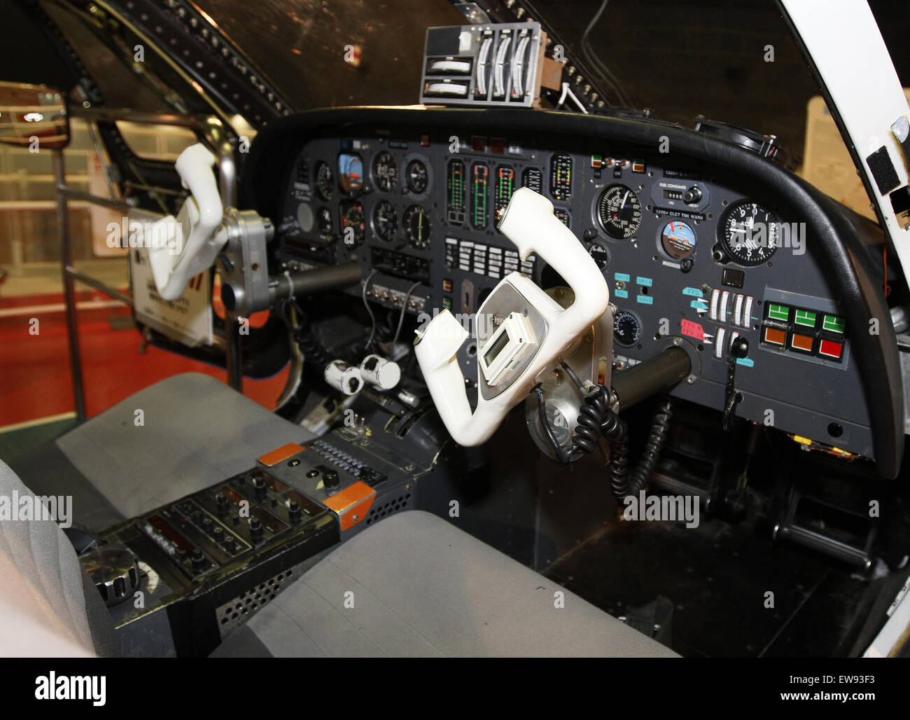 The cockpit of the Honda MH02 experimental business jet, displayed at ...
