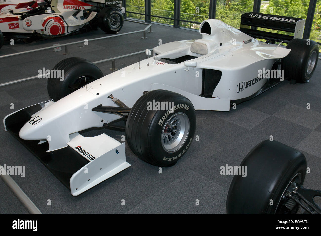Front-left view of the 1999 Honda RA099, a prototype Formula One car ...