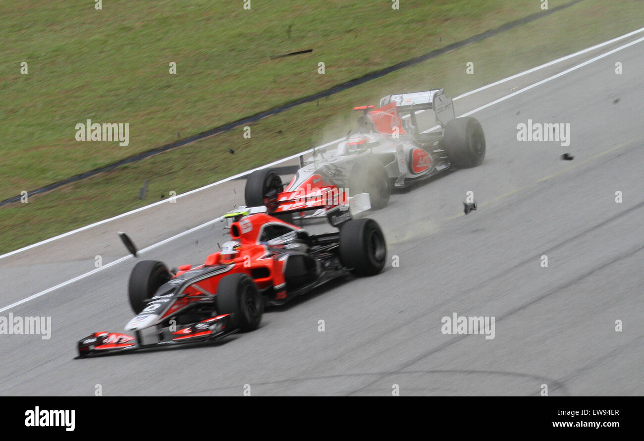 Jerome d'Ambrosio suffered an accident during the 2011 Malaysia Grand ...