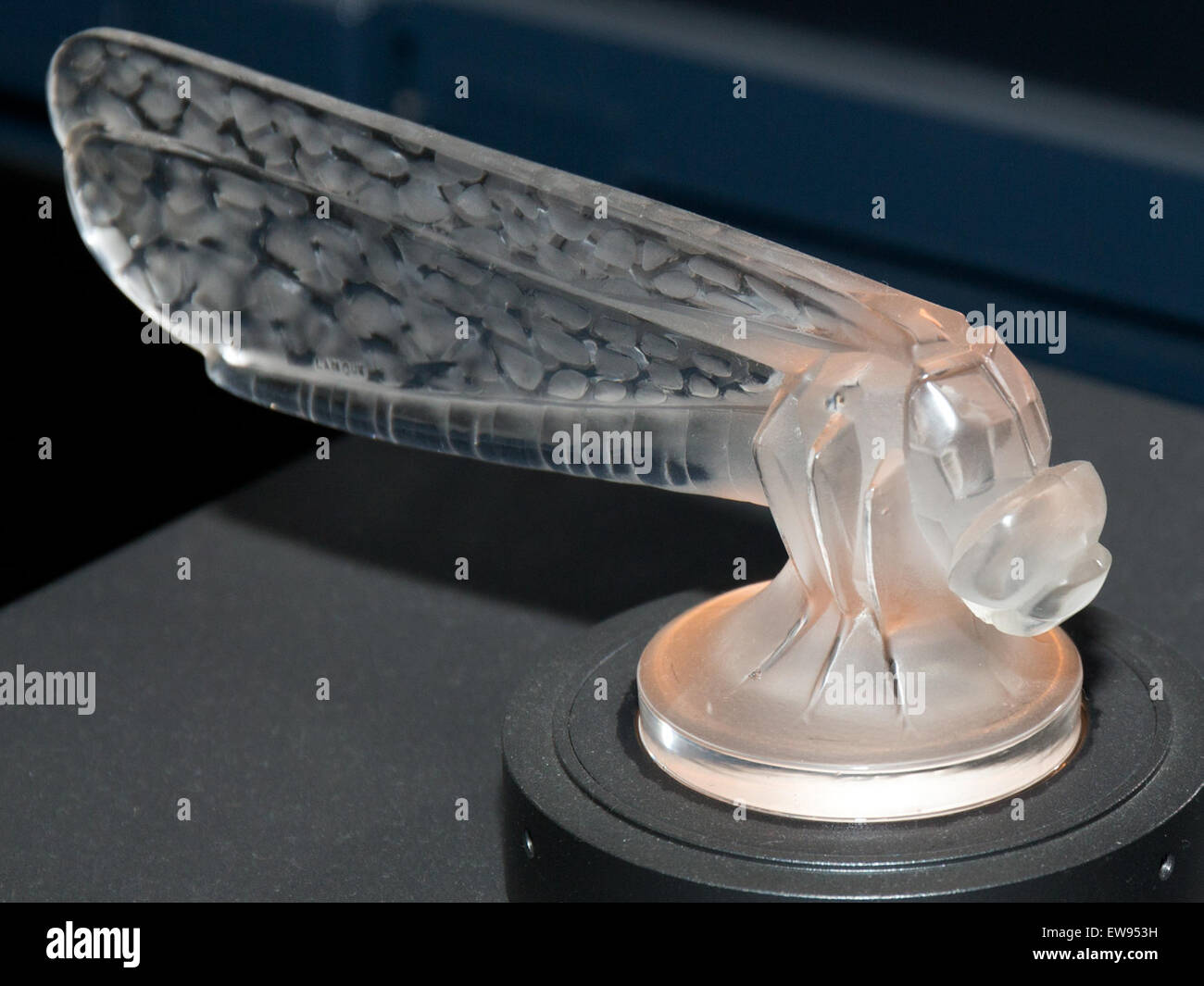 The 'Libellule Petite' glass hood ornament designed by René Lalique ...