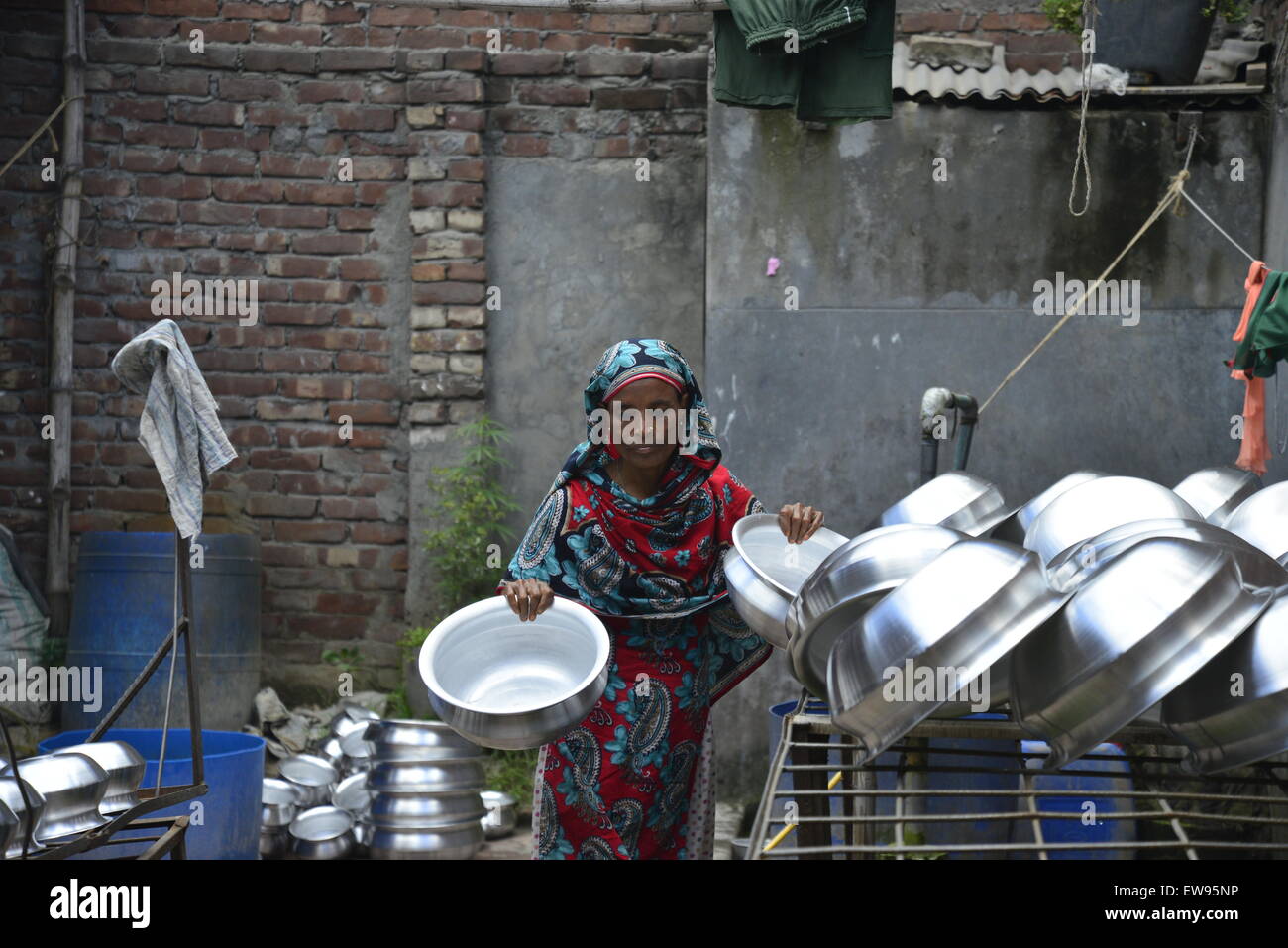 Aluminum making pots hi-res stock photography and images - Alamy