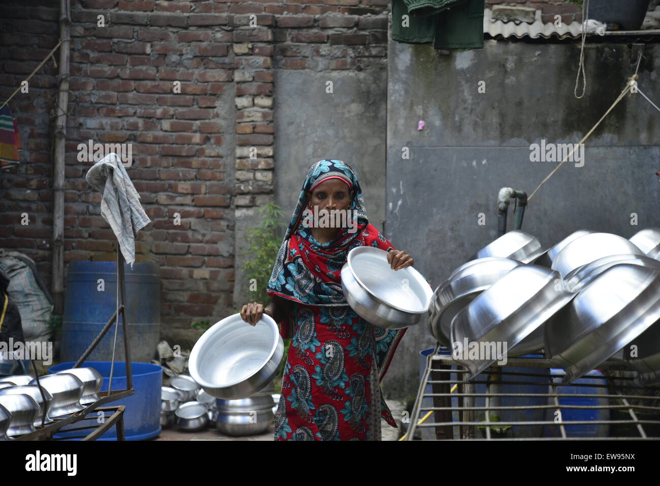 Aluminum making pots hi-res stock photography and images - Alamy