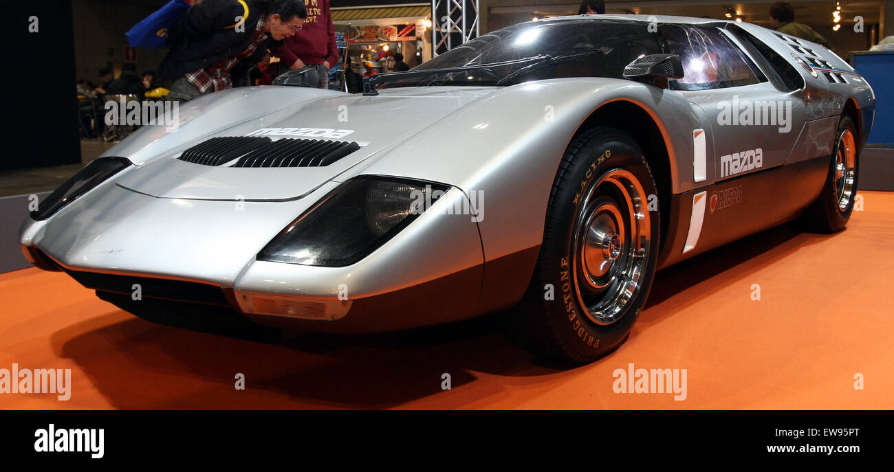 The Mazda RX500, displayed at the 2009 Tokyo Auto Salon, features a ...