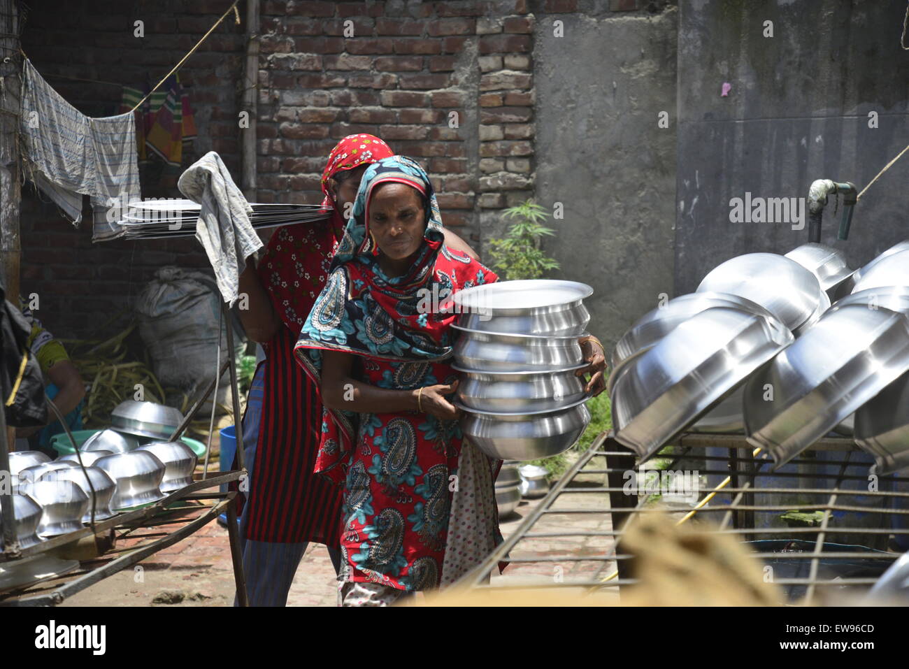 Indian woman manual labor hi-res stock photography and images - Alamy